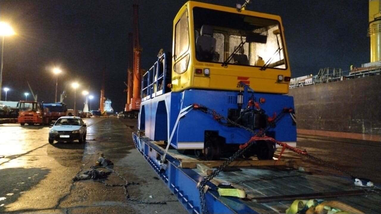 Roll On, Roll Off Delivery: Red Wolf Global and Freight Traders ...